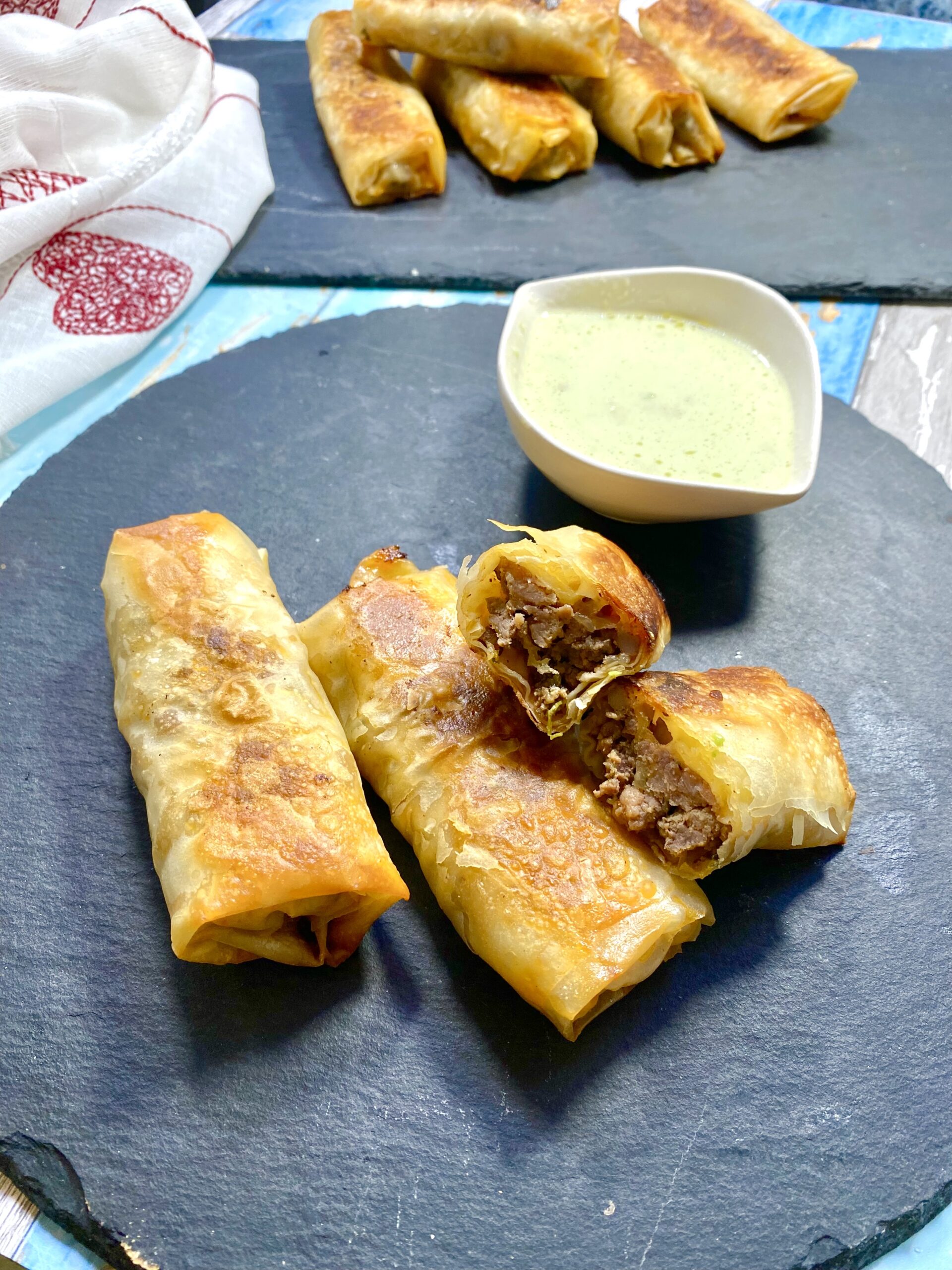 Involtini di pasta fillo con carne