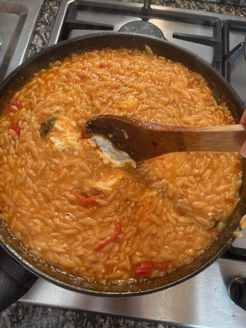 Risoni cremosi con pomodoro fresco e stracciatella